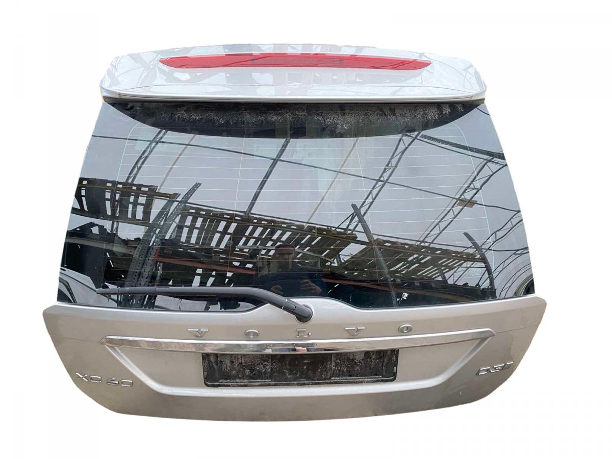 Volvo xc60 tailgate store